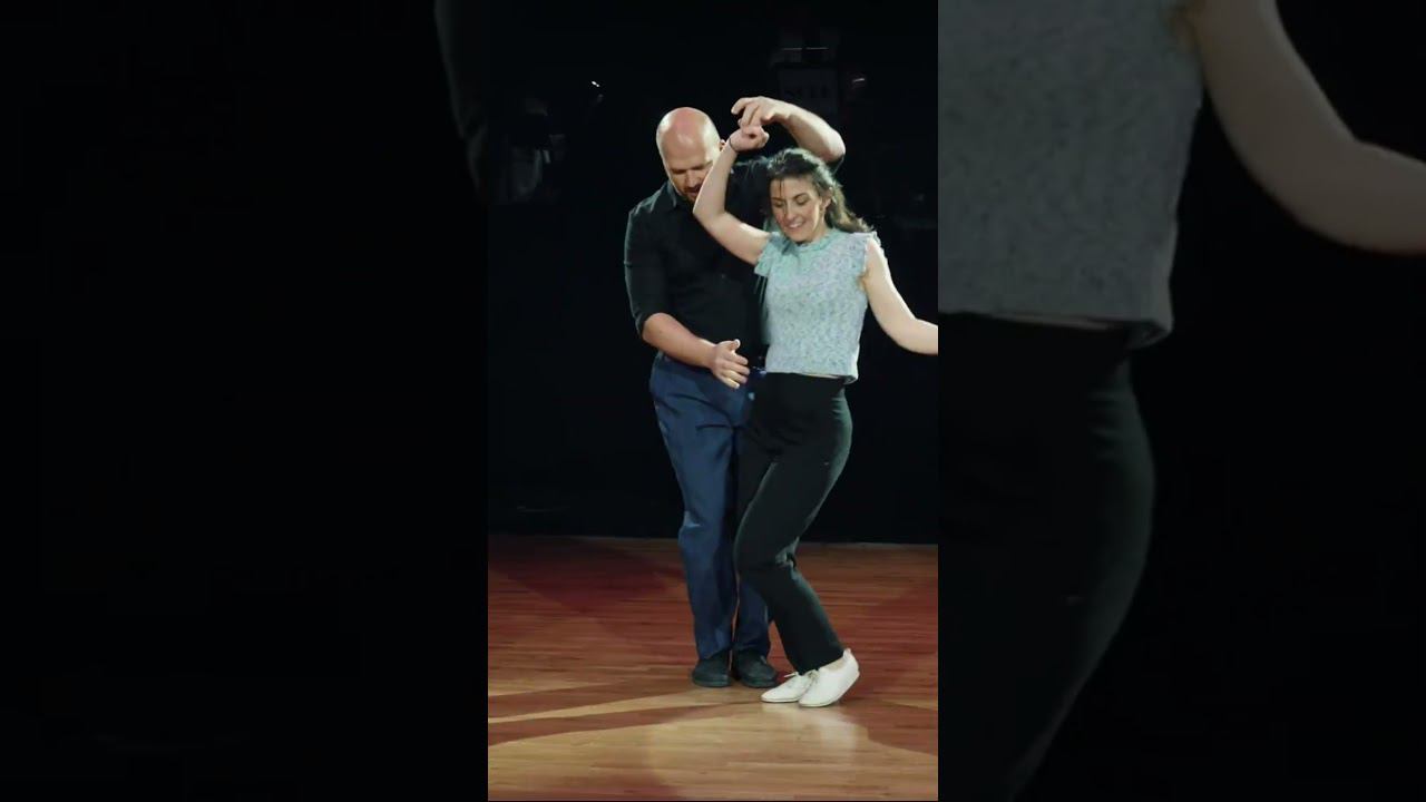 ТОМАС и СОФИ - ЛЮБОВЬ СПАСЁТ МИР - дуэт "НЕ УХОДИ"