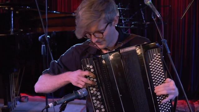 Smells like teen spirit -Т. Бакли,А. Лебедева,Д. Герасимович (Баян,аккордеон,электро,бас)Д.Петкун