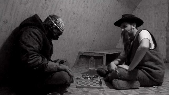 10 лет. Подарок нужно выстрадать.