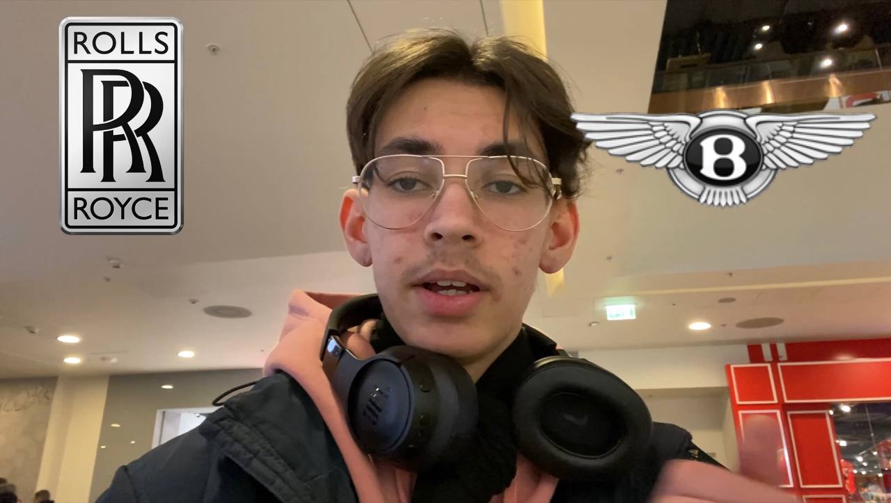 Bentley или Rolls-Royce, что выберут обычные посетители Галереи?! Что же круче?!