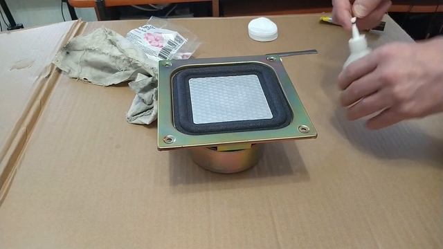 Установка подвеса НЧ динамика SONY APM-550AV