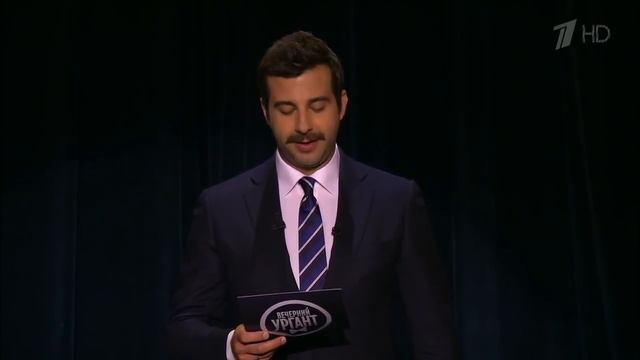 Вечерний Ургант. Вечерний стул. Стихи о футболе - Сергей Маковецкий (20.06.2018).mp4