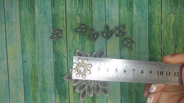 Ободок снежинка из парчи.