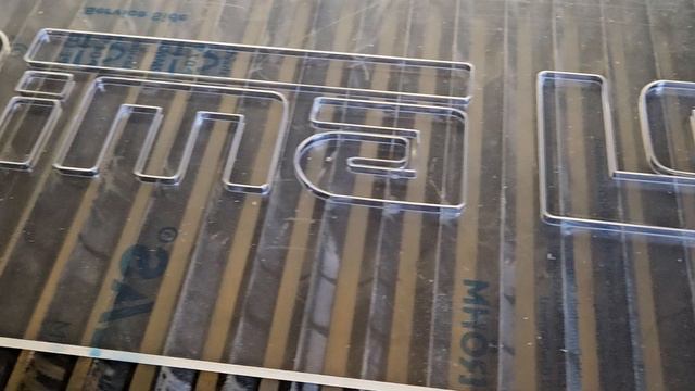 Лазерная резка логотипа из толстого акрила 8мм. Резка оргстекла по размеру или форме опт, розница.