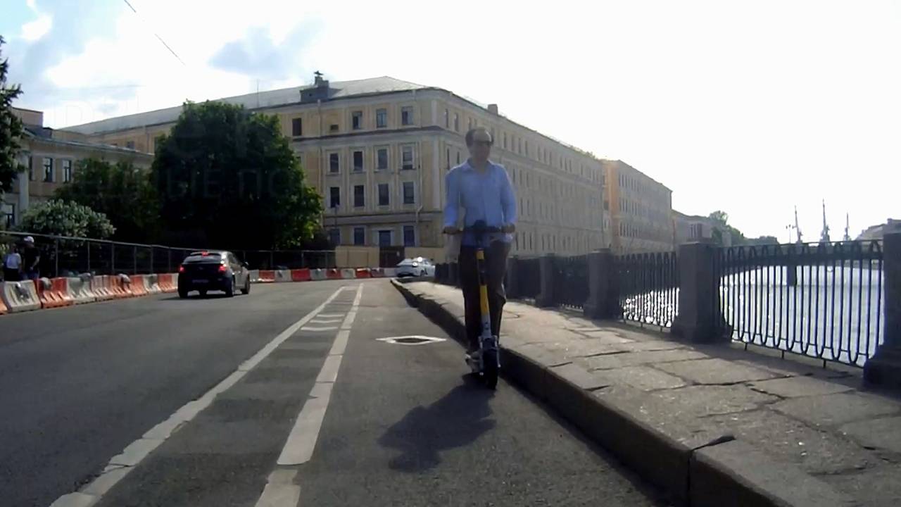 И в конце электросамокатчик-встречник все испортил