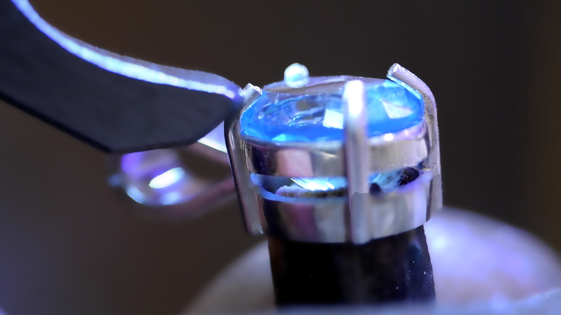 Кошмар ювелира! ? Пружинит крапан. Что это, и как решается.