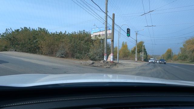 через пыльный перекрёсток | на чистой машине лучше тут не проезжать