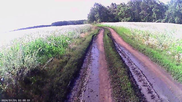 Покатушки по полю на возвышенности