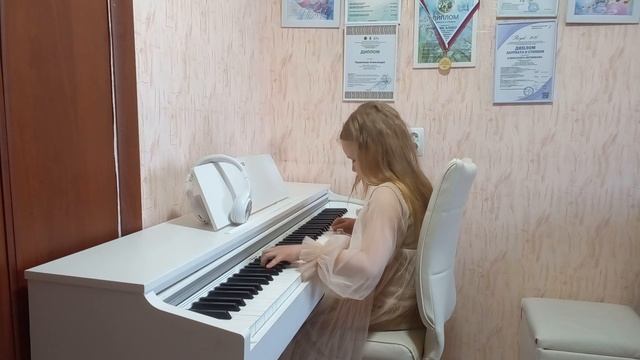 Александра Пермякова 8 лет К. Черни Этюд.mp4