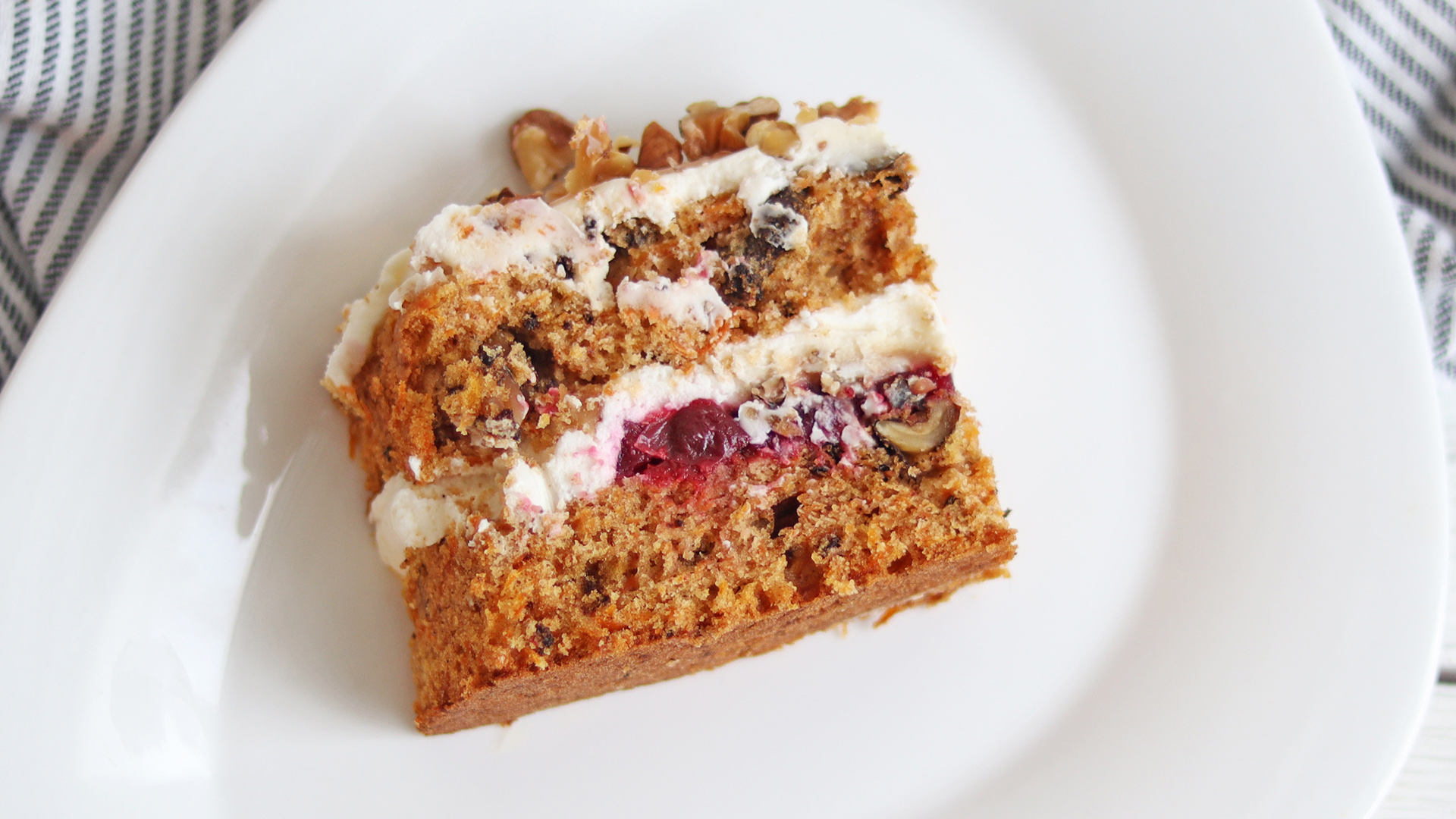 Морковный торт с вишней и карамелью | Морковный бисквит | Простой и вкусный рецепт| KLARA CAKE