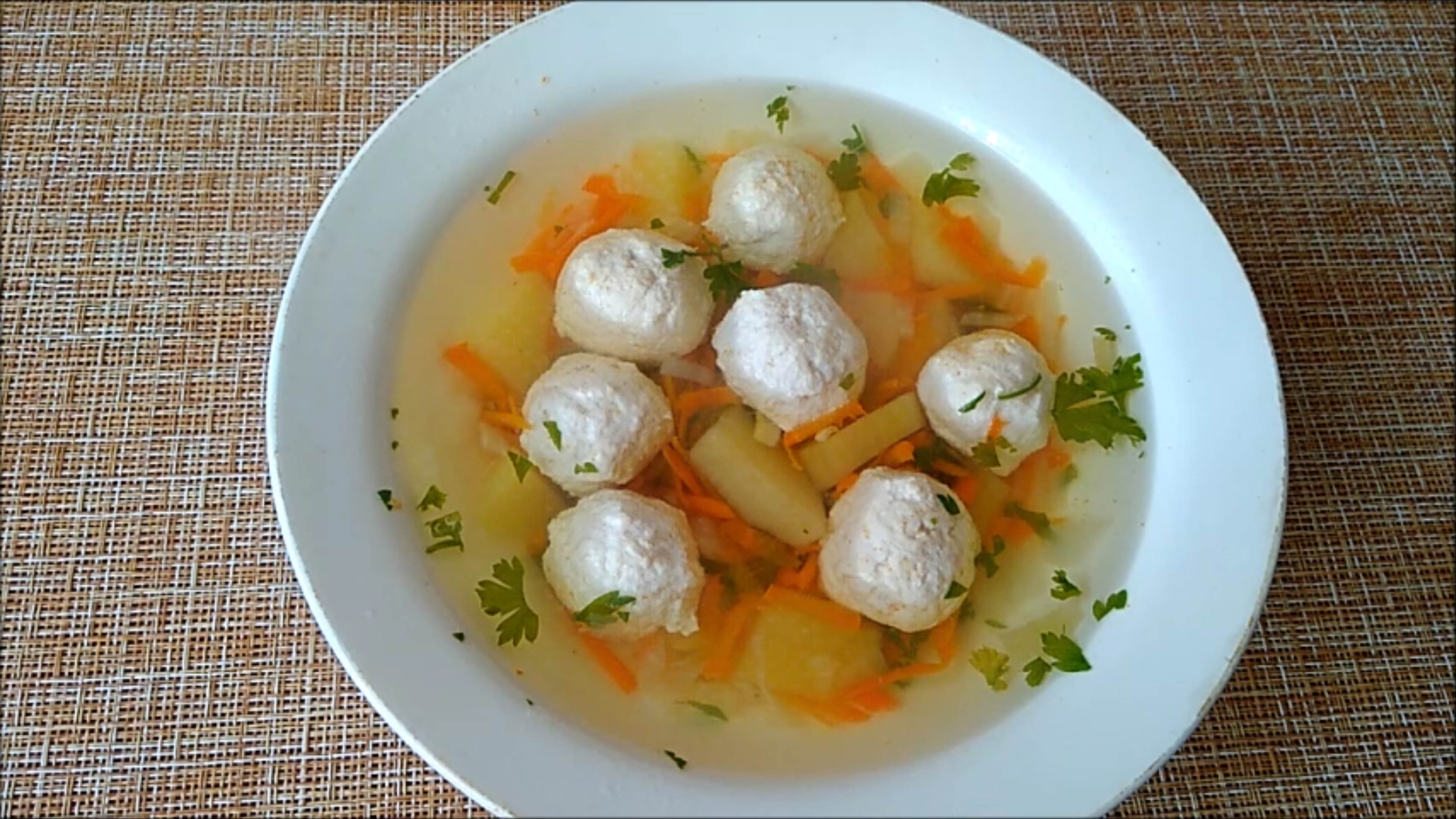 Суп с фрикадельками.mp4