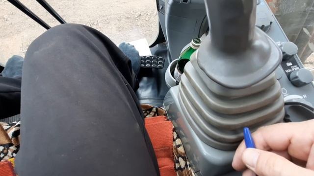 Управление экскаватором как это выглядит от первого лица