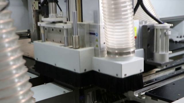 Шестисторонний автоматический сверлильно-присадочный станок с ЧПУ Velberg T-126E3 по дереву