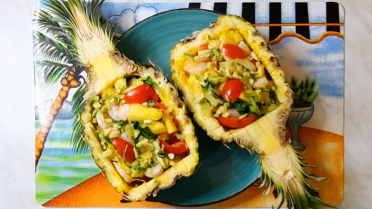 Креветки в ананасе