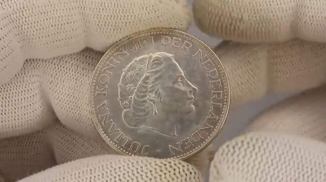 Нидерланды 2½ гульдена, 1963 года.