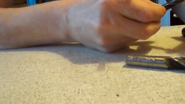 Заточка свёрла  чтоб сверлить даже титан   ВИДЕО ЯВЛЯЕТСЯ МОЕЙ СОБСТВЕННОСТЬЮ