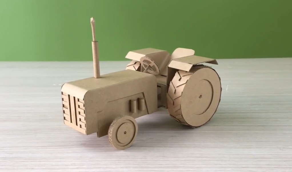 Трактор из картона