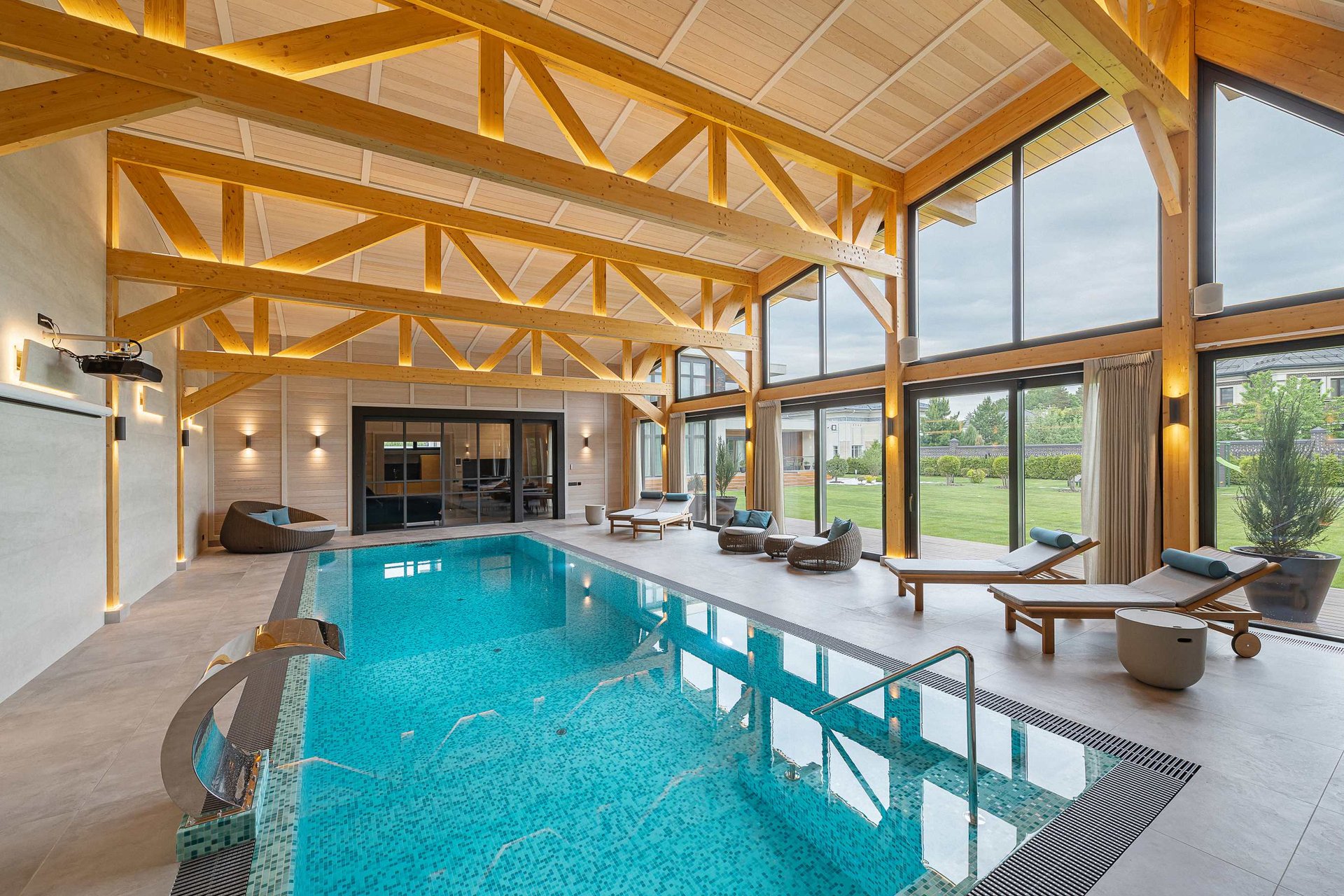 Палекс Частный cпа комплекс МЕЧТА ШЕФА. 10-метровый бассейн