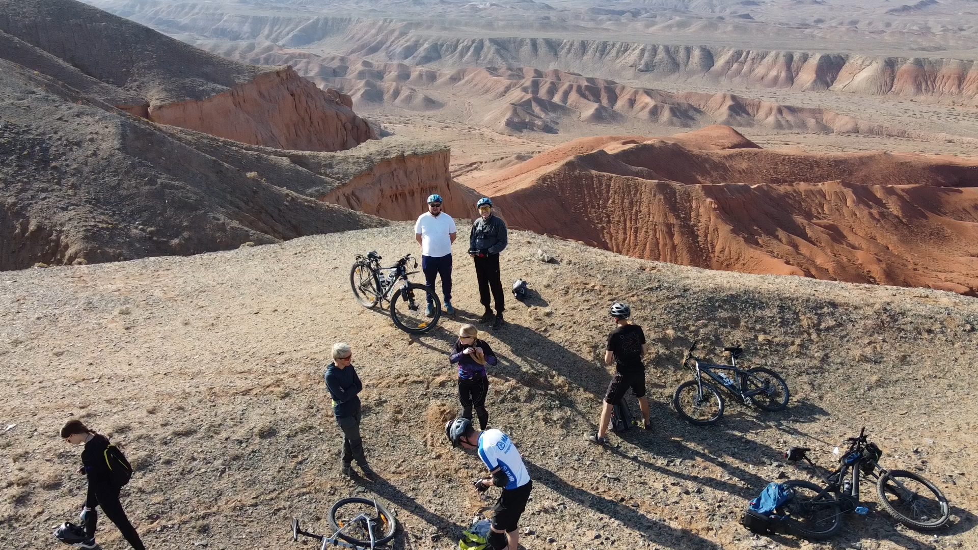 спуск в ущелье Богуты_10.2023