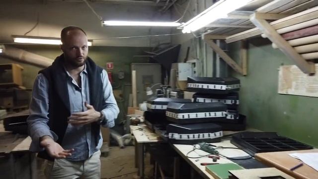 На производстве СТОРМ. Вакуумная формовка пластика.