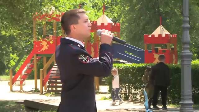 Сотрудники Культурного центра МВД по Луганской Народной Республике организовали выступление в парке