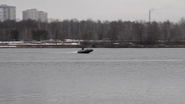 АЗИМУТ циклон +мотор Ямаха 15 л с 1 человек.mp4