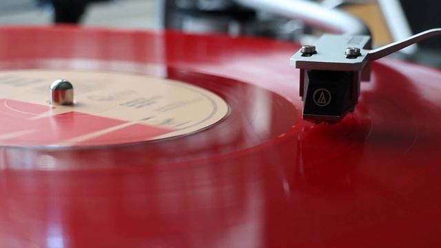 Queen - Now I'm Here (2015 HQ Vinyl Rip) - Technics 1200G   Audio Technica ART9.mp4