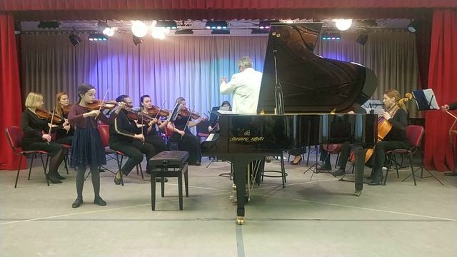 Эмилия Красникова , 2 класс (скрипка). Выступление 27.04.2022 г.