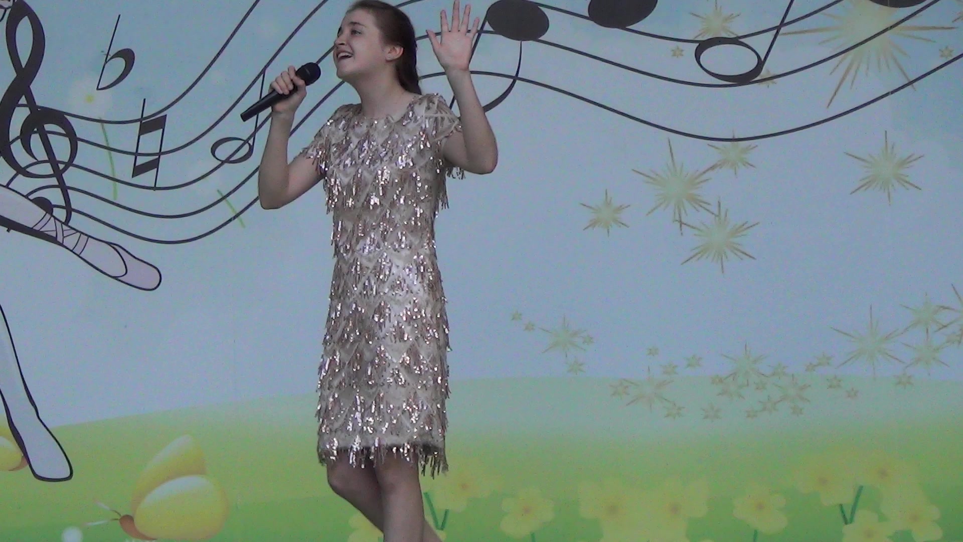 20190601 В парке 181755 По бульвару