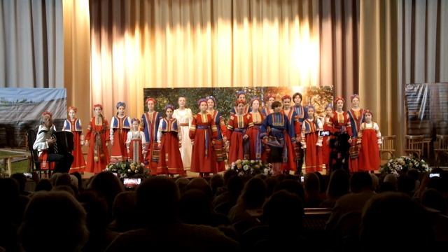 Концерт народных коллективов на большой сцене Магнитогорской консерватории им. М.И. Глинки.