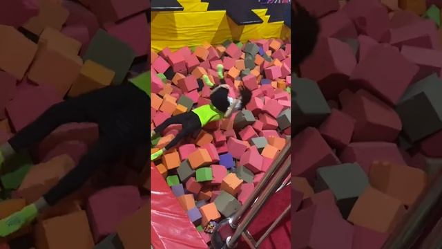 ПРЫЖКИ НА БАТУТЕ | Trampoline Jumping  | Смешные видео | Funny Videos #20 #poseitv #shorts #шортс