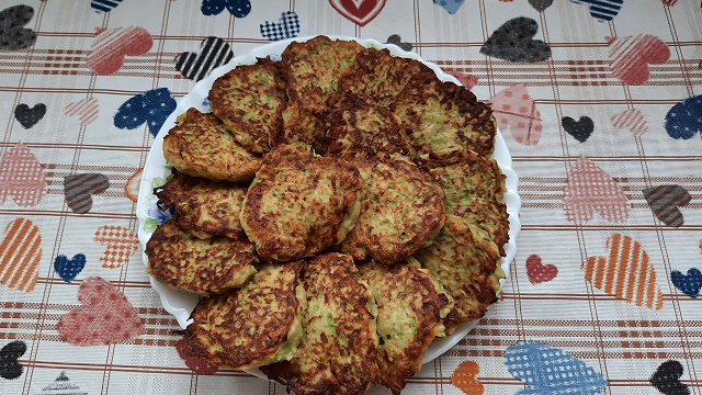 Оладьи из кабачков.mp4