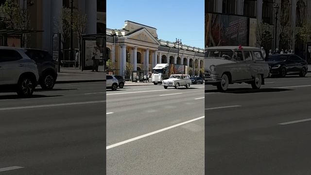 Парад ретро транспорта на Невском проспекте  -0 продолжение. Смотрите!!!!!