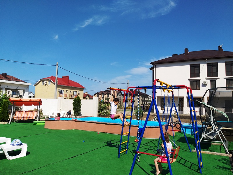 Отдых в Джемете частный сектор. Гостиницы и отели с бассейном в Джемете. «Эвия» ГОСТЕВОЙ ДОМ