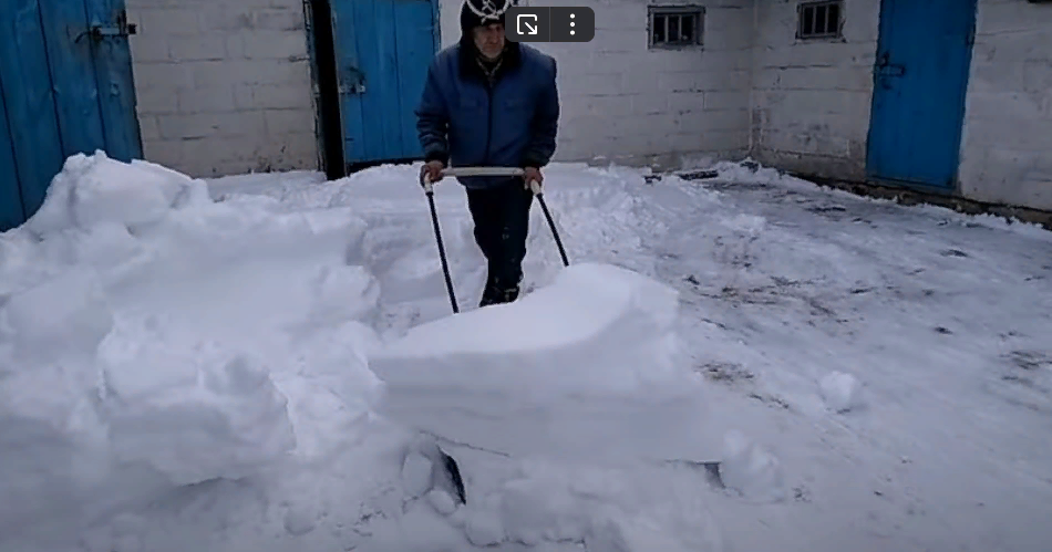 Способы работы со скребками снега на полозьях.