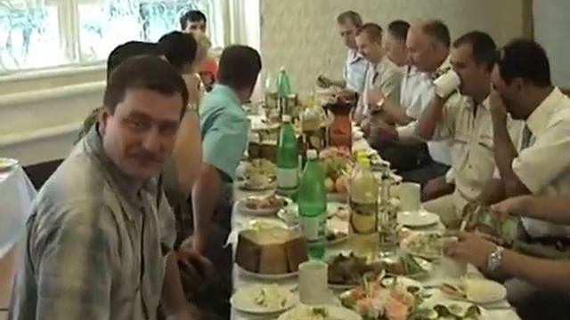 119 гв пдп 16 июля 2005 в столовой.mp4