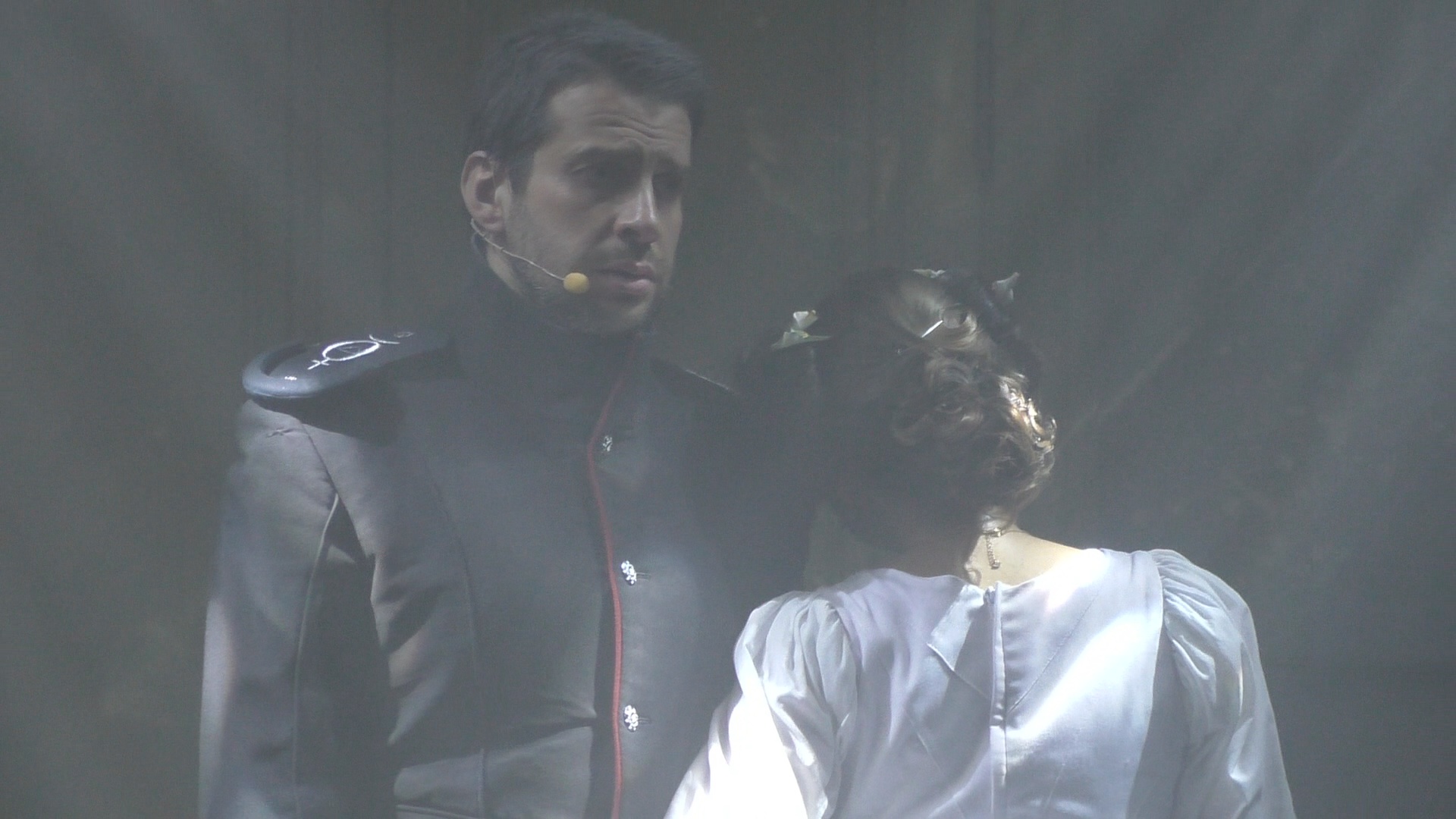 Опера-променад "Пиковая дама" на Яузе 01.10.2021. Сцена с Лизой у Канавки. Германн - Петр Налич