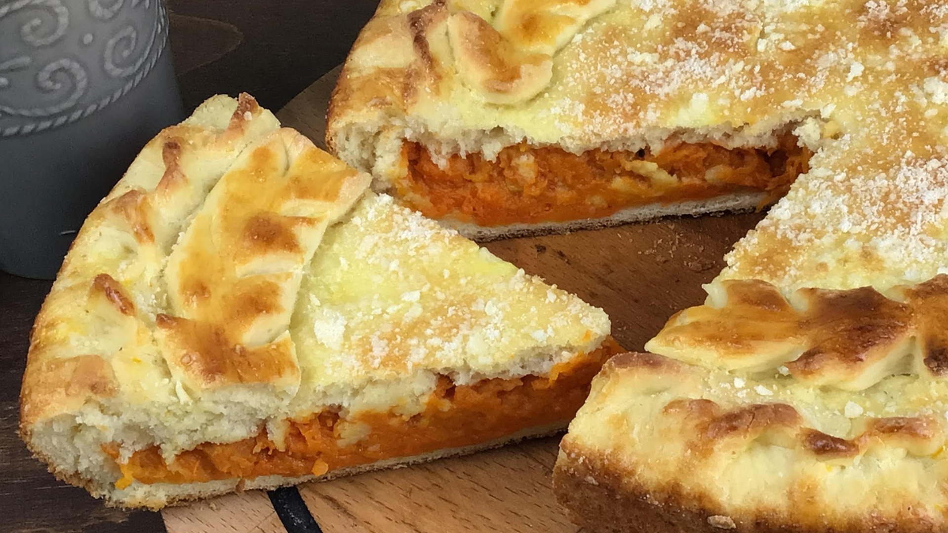 тыквенно - апельсиновый пирог из сдобного, дрожжевого теста.mp4