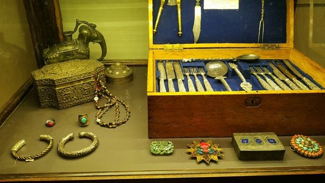 Москва. Музей Востока. Выставки. Юлия Фэм. Тренинговый центр ГИПНОРУ