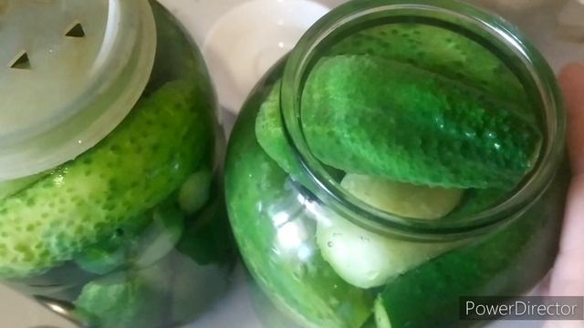 Огурцы в 2-х литровых банках