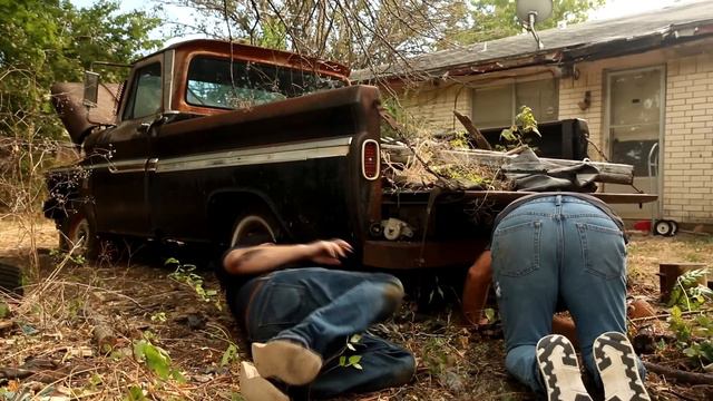 TurningRust| Забытый Шевроле C10 спасен из пригорода