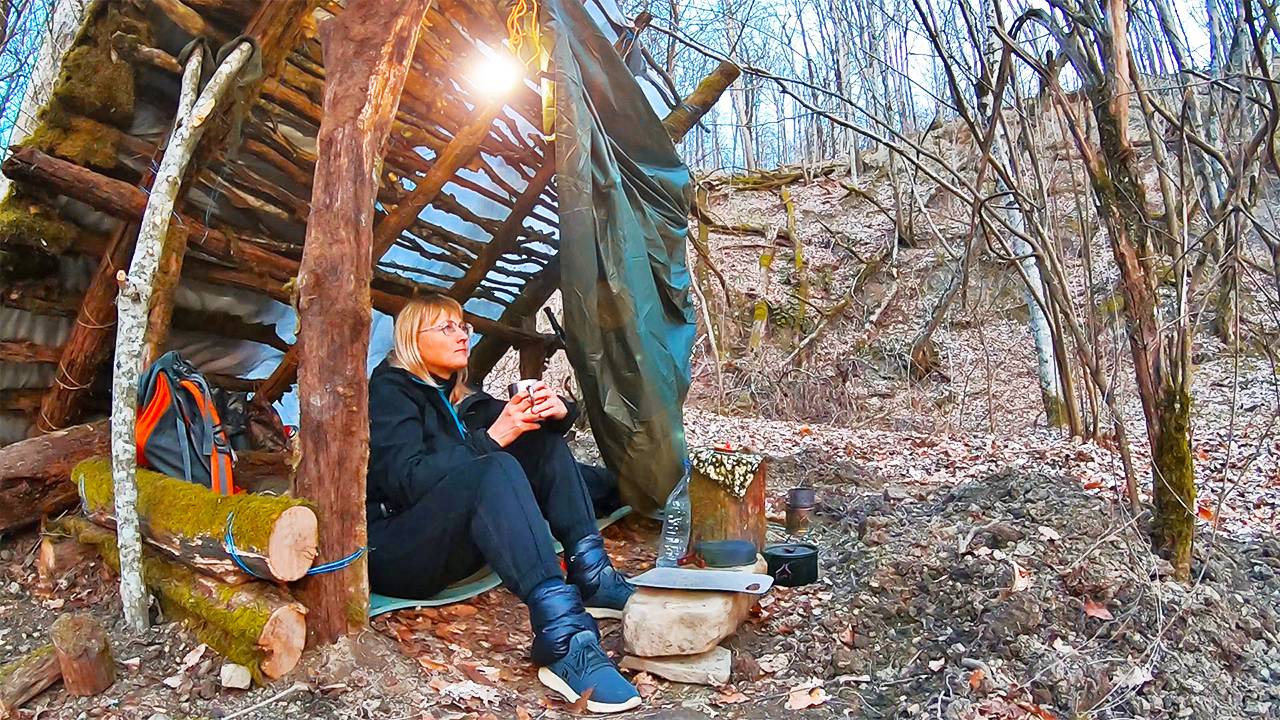 3 🪓 Первая ночевка в новом укрытии 🔥 Бушкрафт в горном лесу