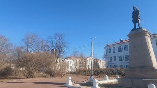 Архангельск, Прогулка к памятнику Петру 1   как на купюре 500 руб