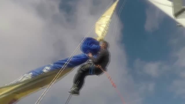 Аварийные ситуации - Паруса - Снимаем порванный спинакер