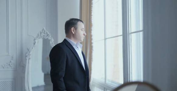 В белой фате