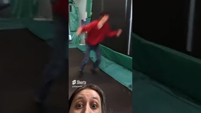 Шон #попрыгунчик ! #challenge #prank #comedy #шон #stokestwins #stokestwinsshon #батут #jump