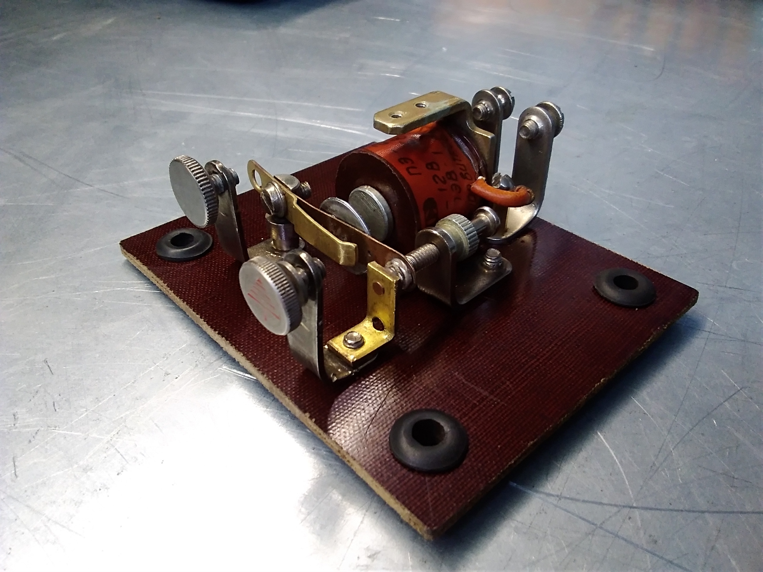 Механический диод из реле