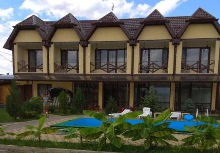 Частный сектор в Тульском с бассейном. Мини-отели в  п. Тульский с питанием. «Ассоль» ГОСТЕВОЙ ДОМ