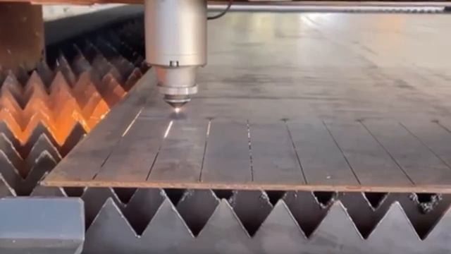 Резка листового металла лазером