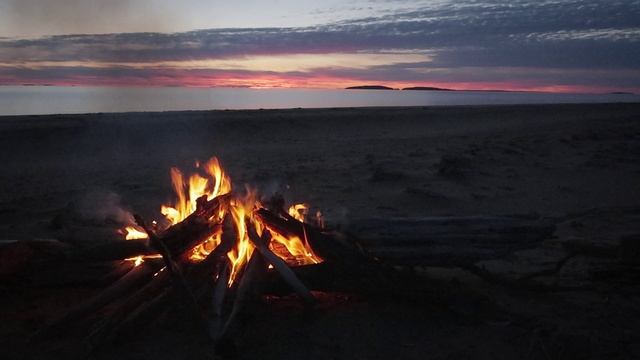Огонь. Закат. Море. На острове в Белом море.